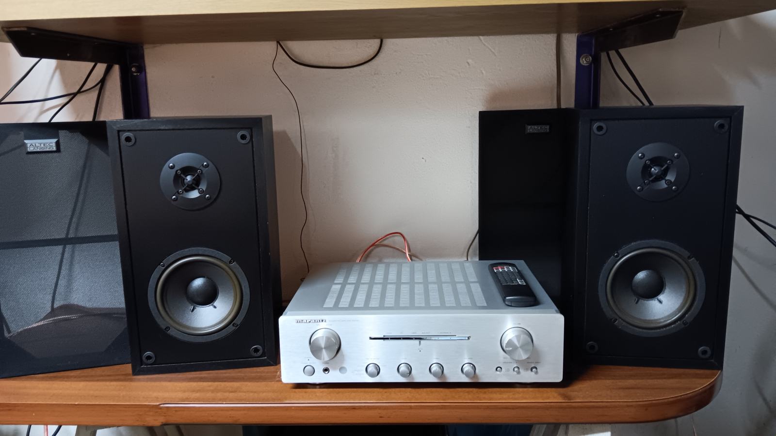 Marantz PM7001 + Altec Lansing 85