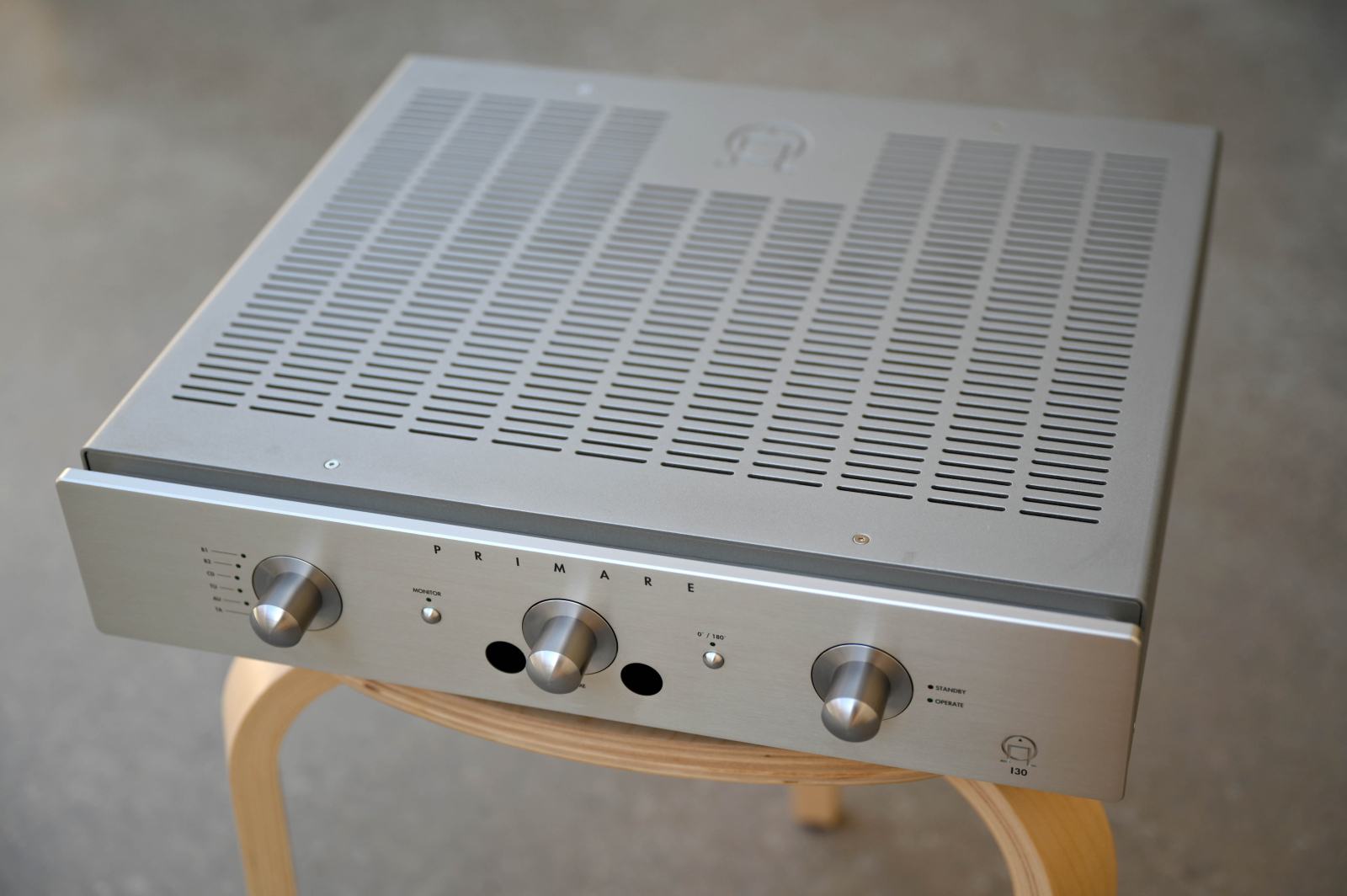 PRIMARE i30 – INTEGRIRANI HI-FI OJAČEVALNIK, srebrn (mint)