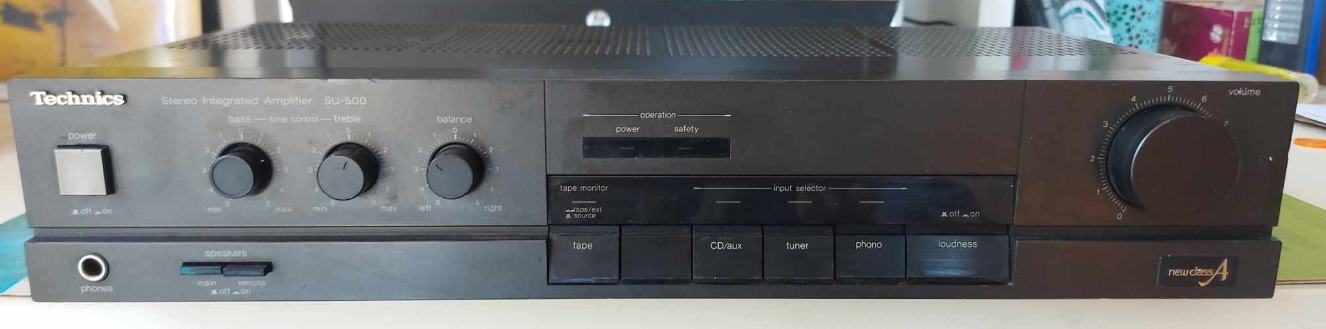 VINTAGE HI - FI OJAČEVALEC TECHNICS SU-500, 2x45W