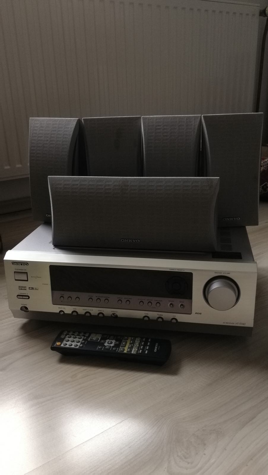Onkyo HT-R340
