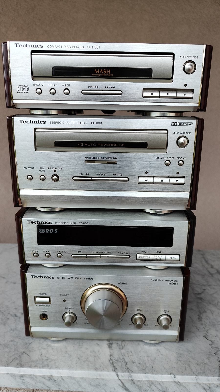 Technics hifi stolp