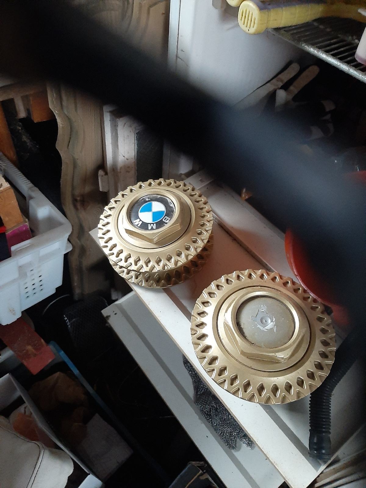 okrasni pokrovi bbs 15 bmw