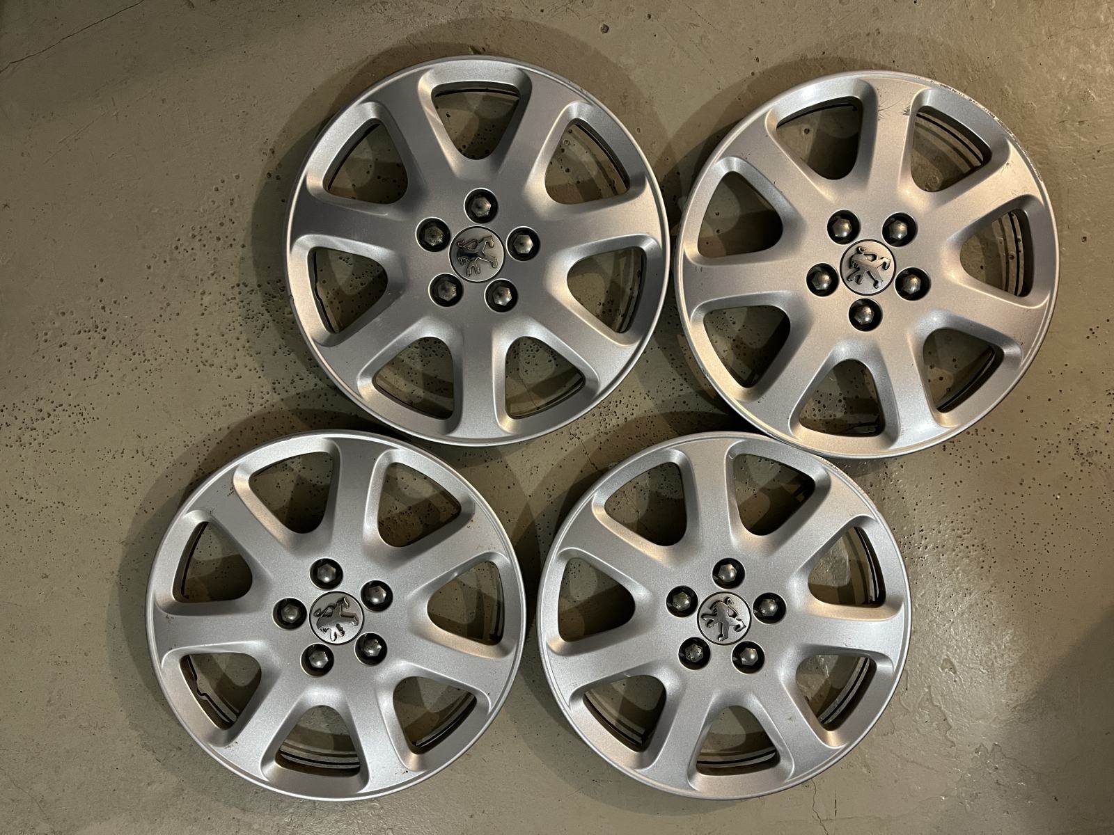 Okrasni pokrovi platišč 4x, Peugeot 16