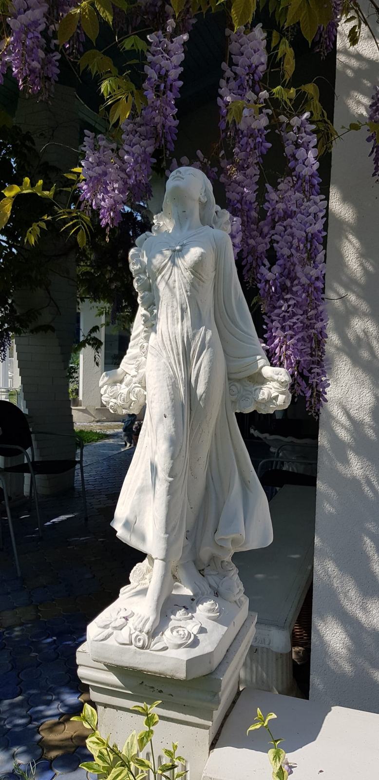 Kip Venus San Remo Boginja cvetja,viš.90 cm