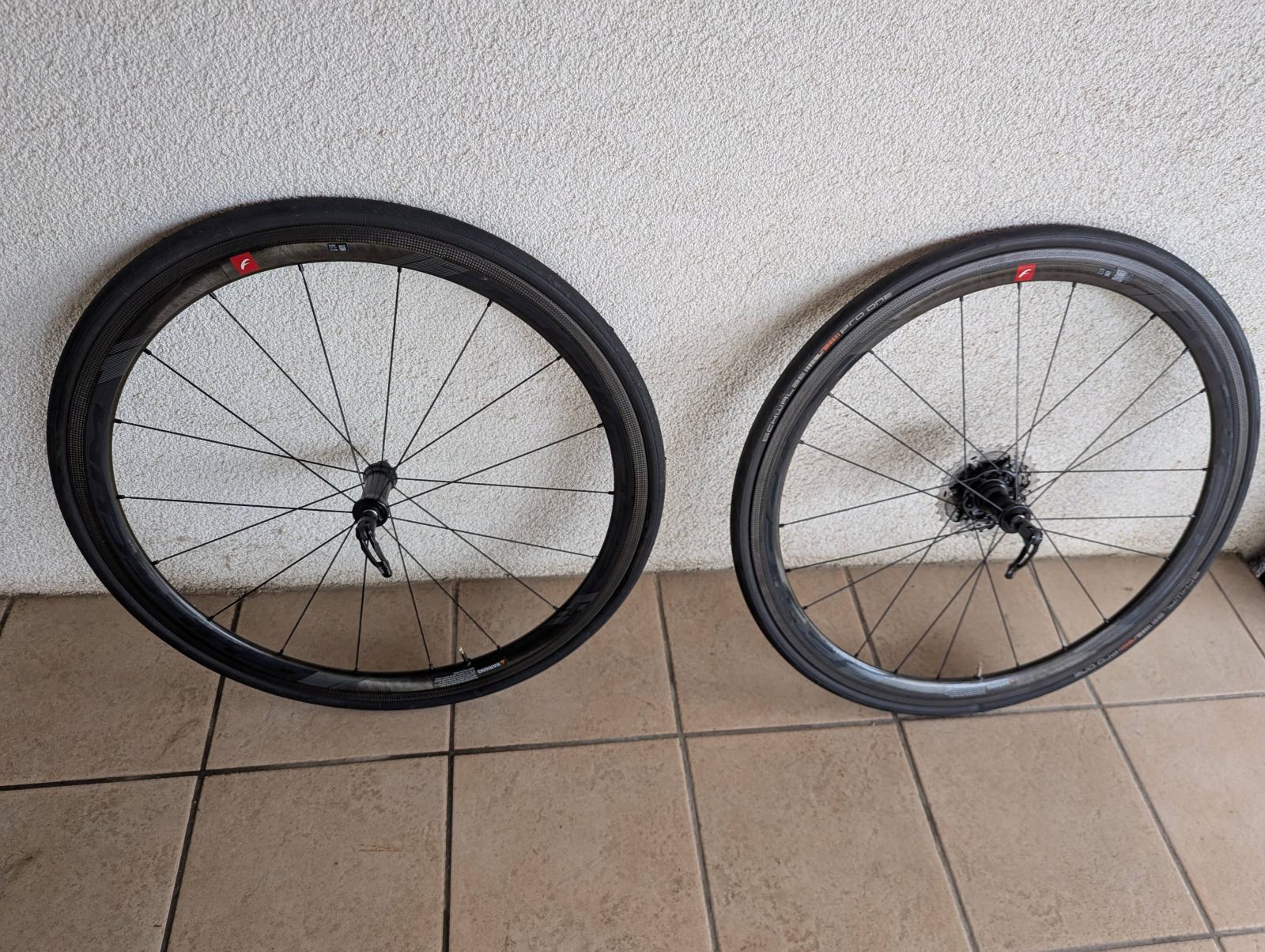 Fulcrum Wind 40c - cestni karbonski obroči (klinčer)