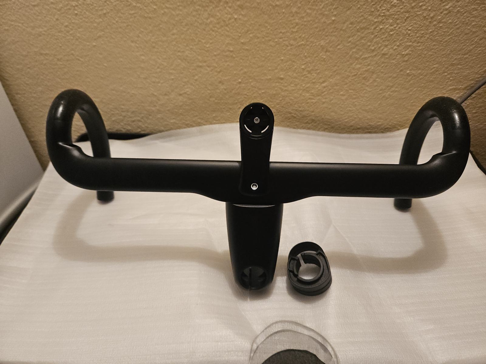 Krmilo Aero Knot HollowGram SAVE SystemBar carbon