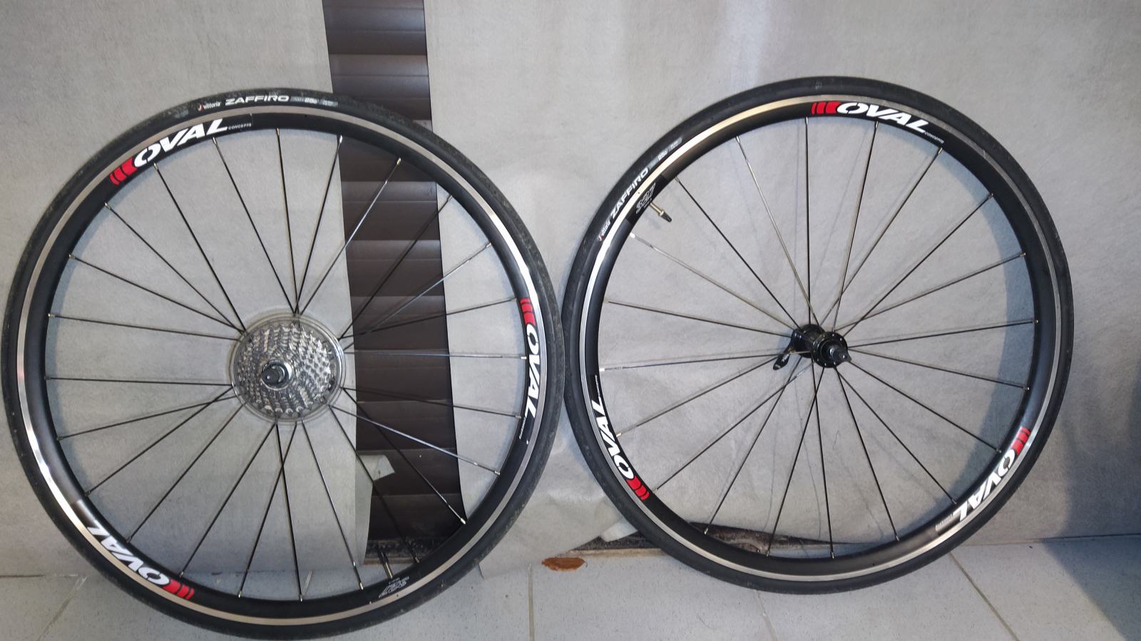 Obroči za cestno kolo Oval concept