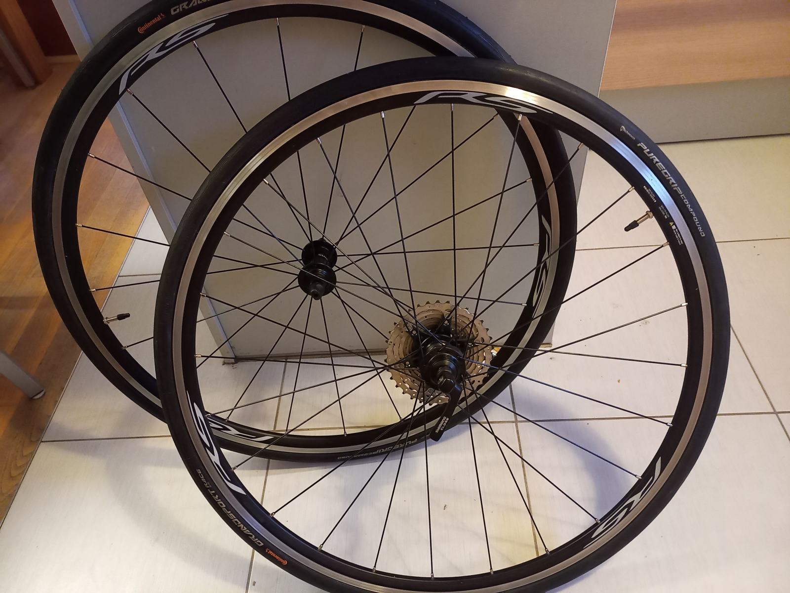 Obroči za cestno kolo shimano RS 100