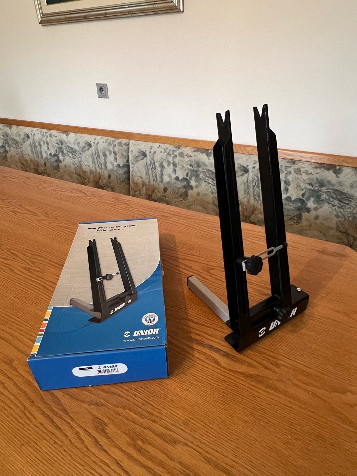 Stojalo za centriranje koles / Unior