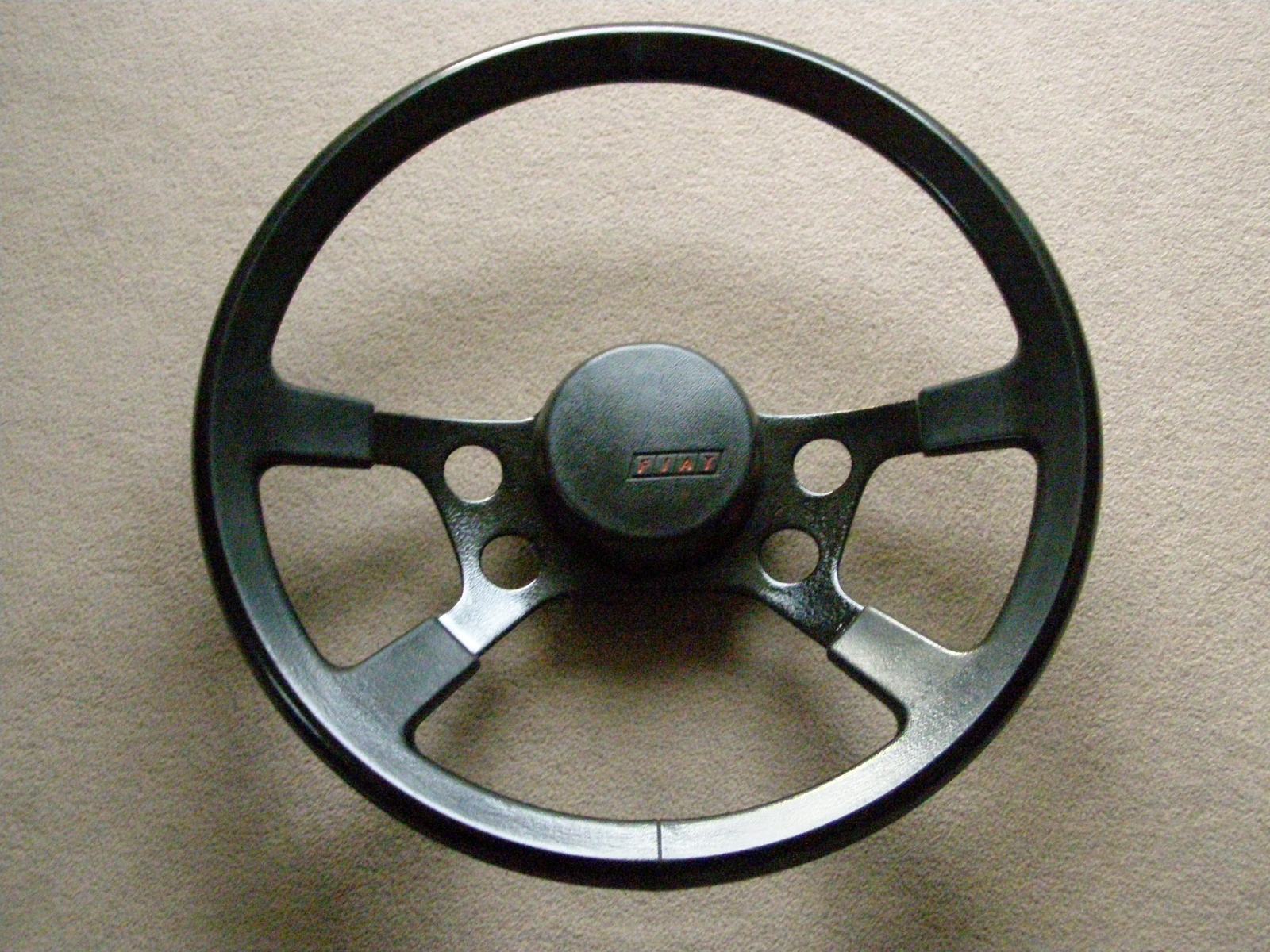 Športni Fiatov oldtimer volan