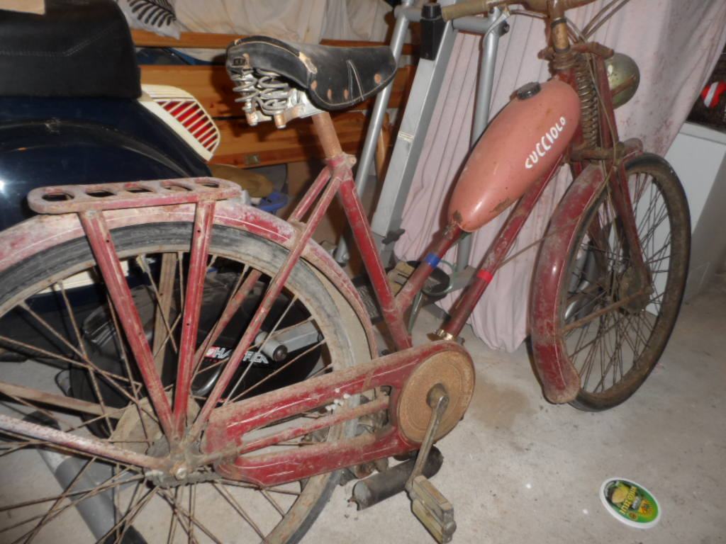 Moped star 1936 kolo pomožnim motorjem delujoč italjanski cucciolo