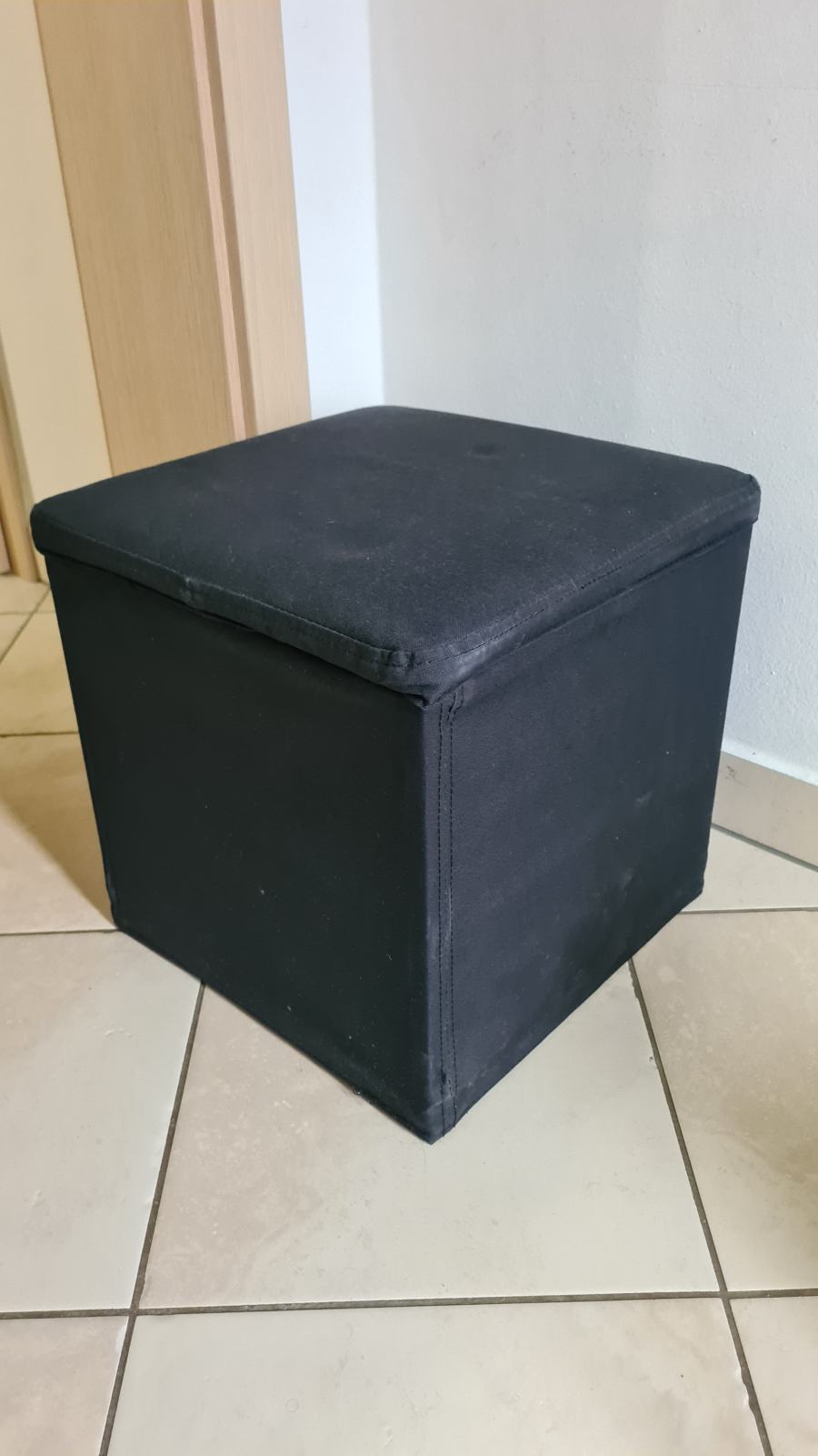 Sedišče za obuvanje čevljev (tabore)