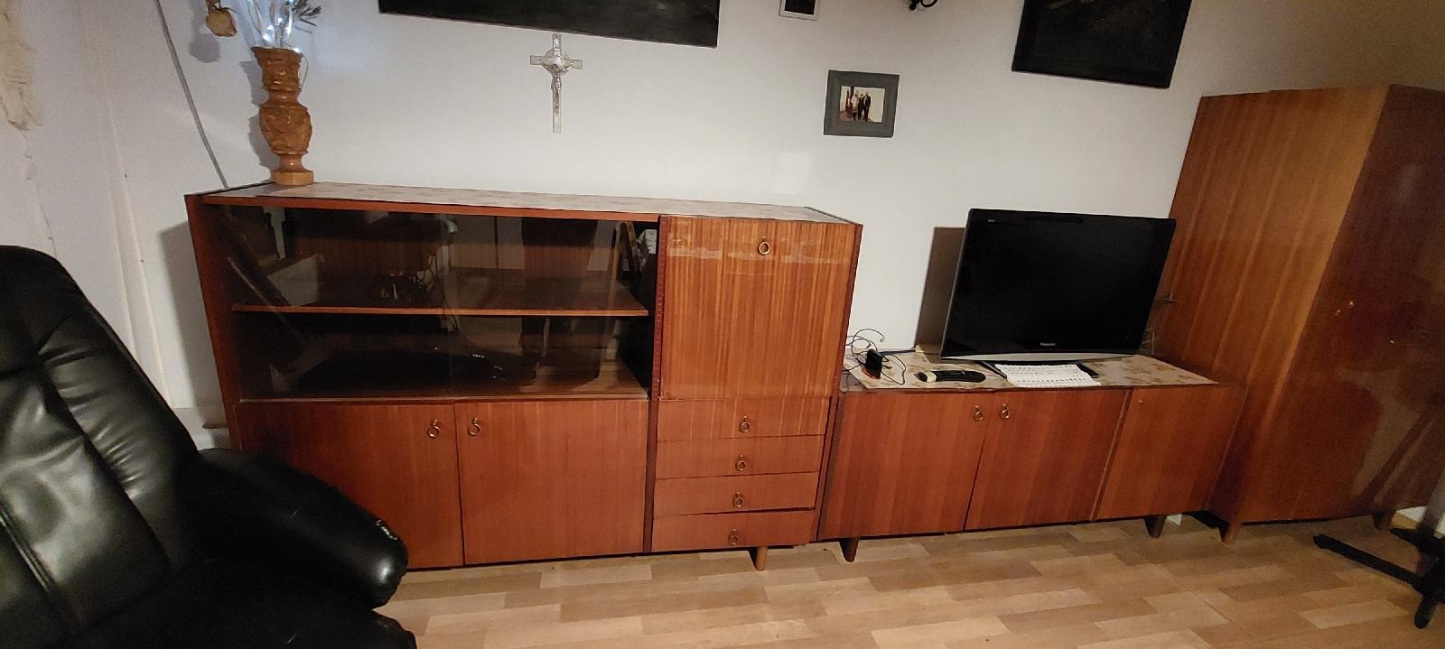 Podarim starinske omare