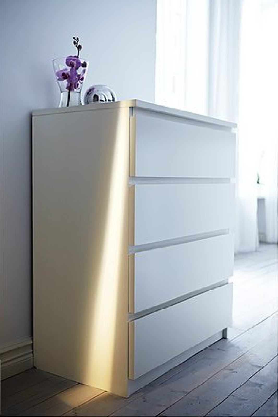 MALM Ikea predalnik s 4 predali