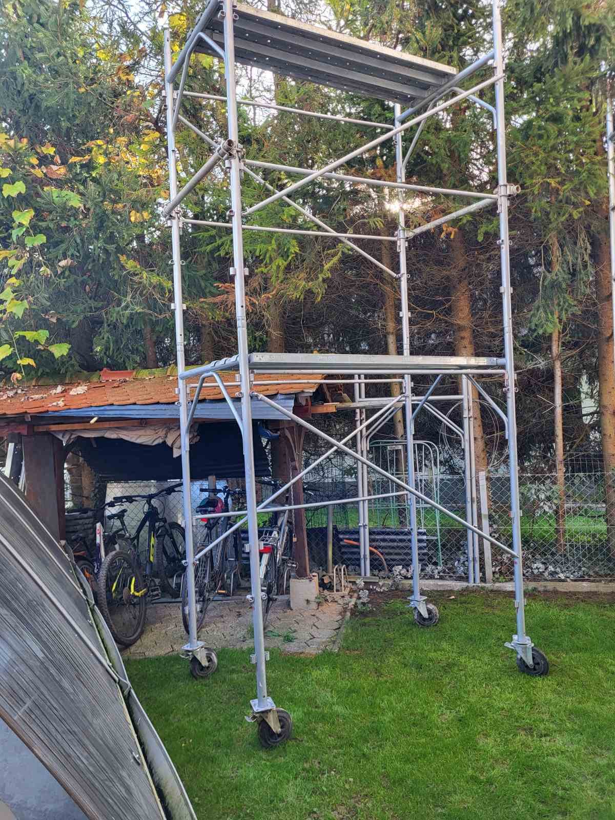 Premični gradbeni oder s kolesi