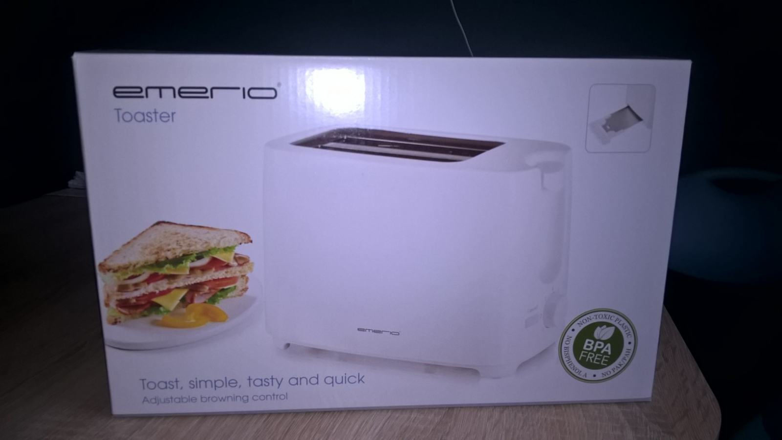 OPEKAČ / TOASTER EMERIO 700W