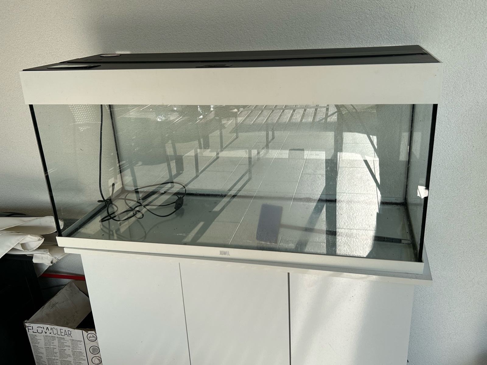 Akvarij JUWEL 120l z omarico in filtrom