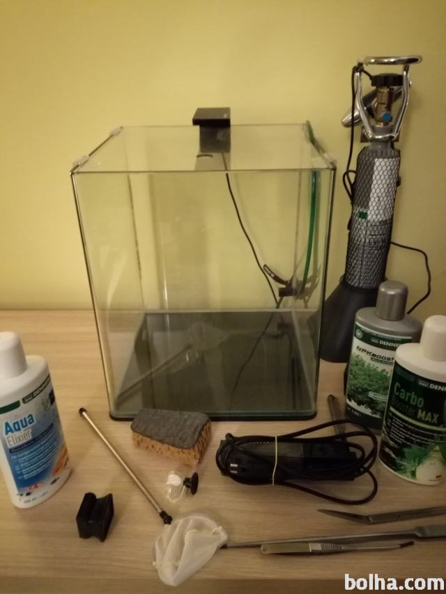 Nano akvarij Dennerle 30L