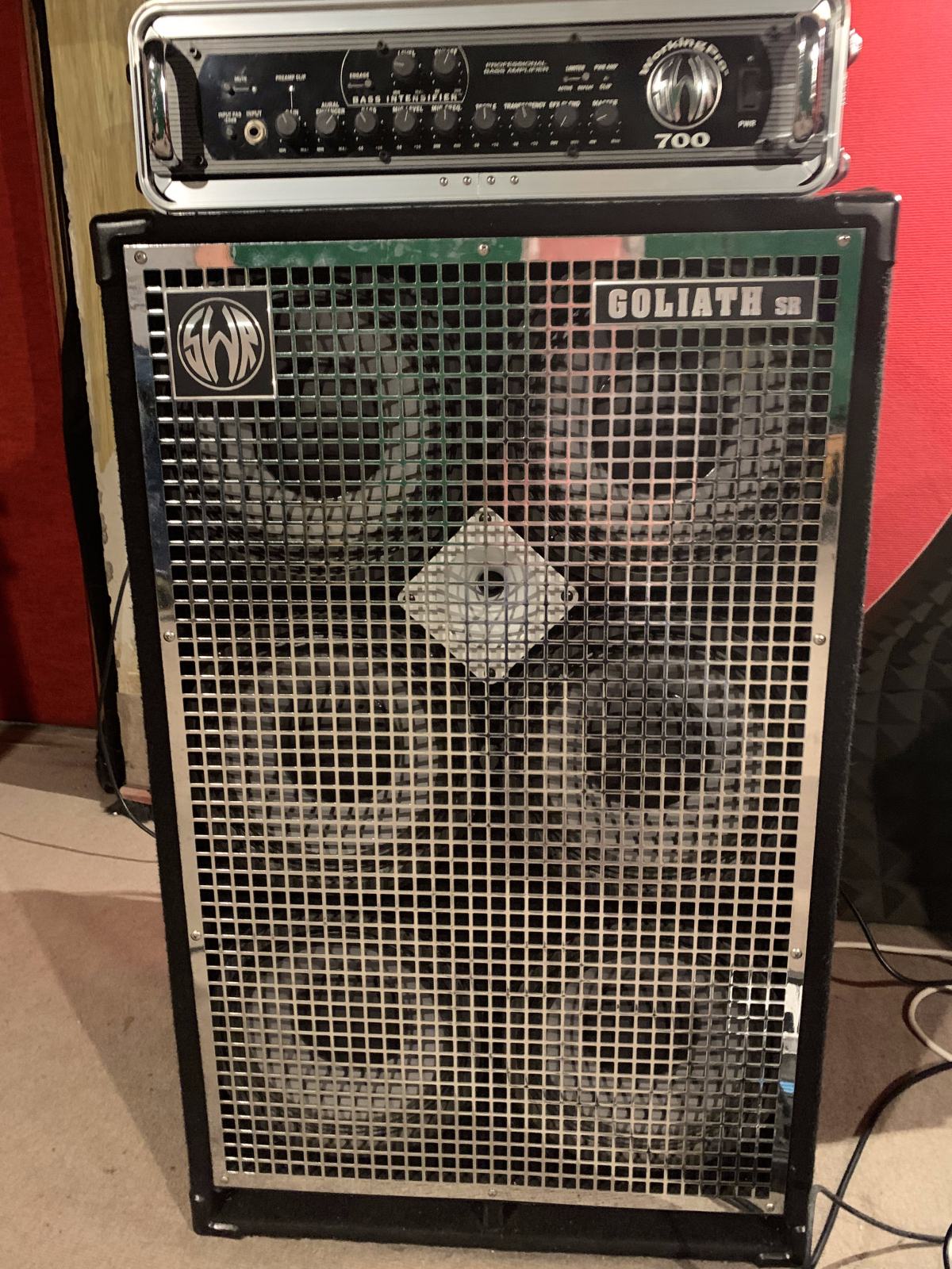 Bass ojačevalec SWR Working Pro 700 in bas zvočnik GOLIATH SR 6 x 10