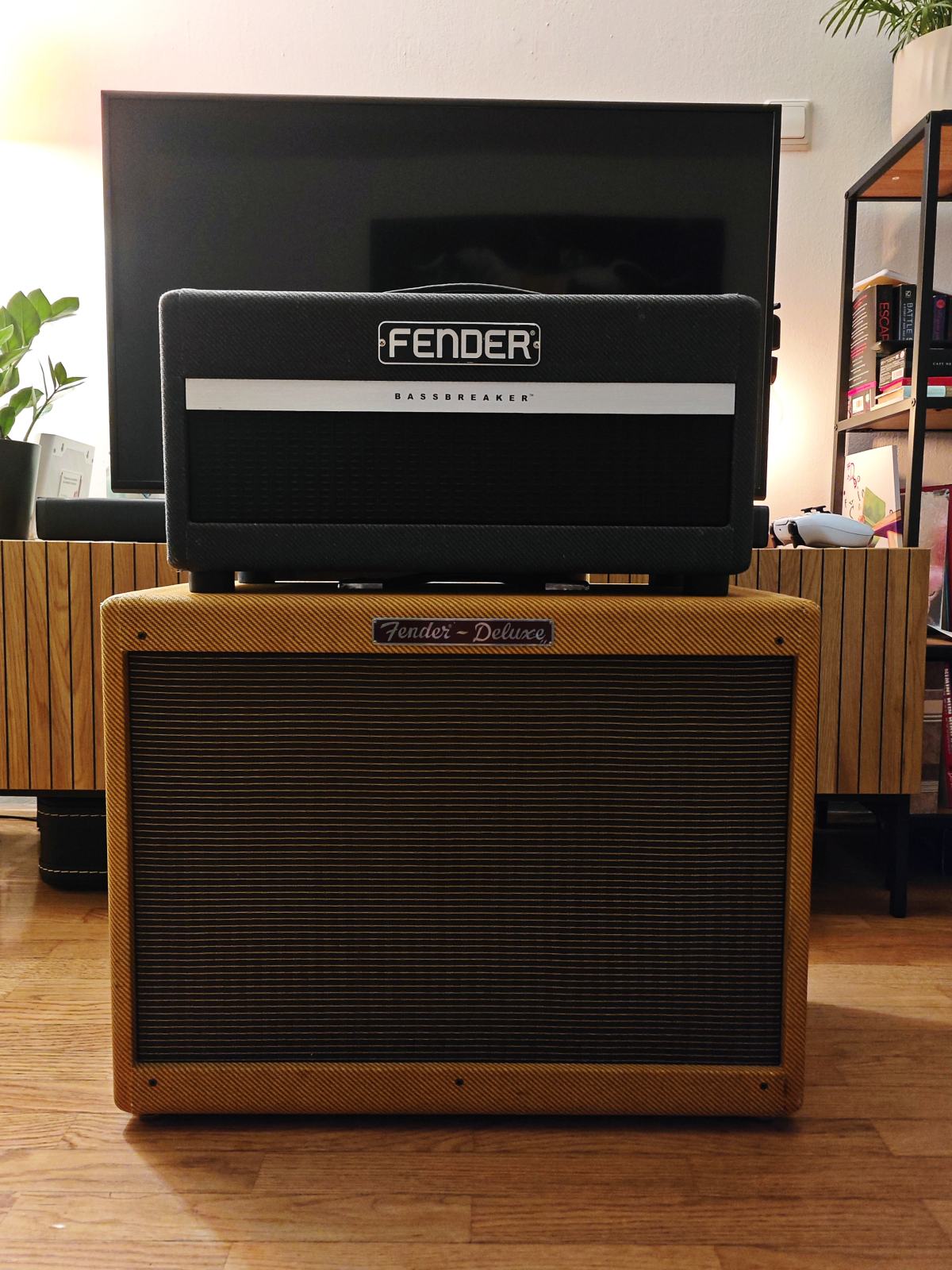 Fender Bassbreaker 15watt + Hot Rod Deluxe™ 112 Enclosure cabinet