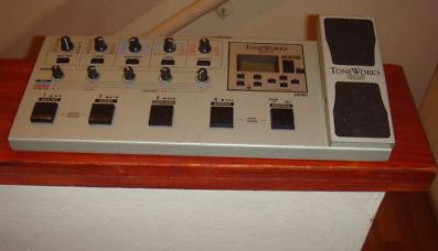 KORG AX1000G