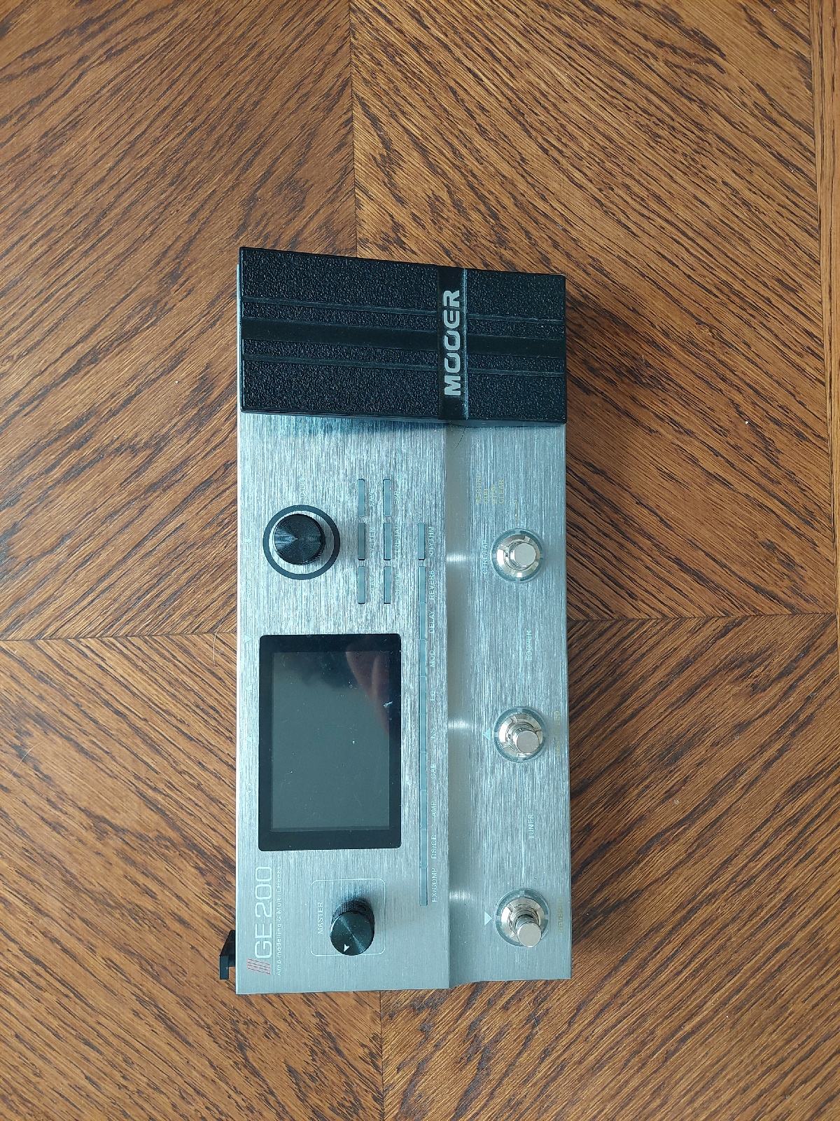 MOOER GE200