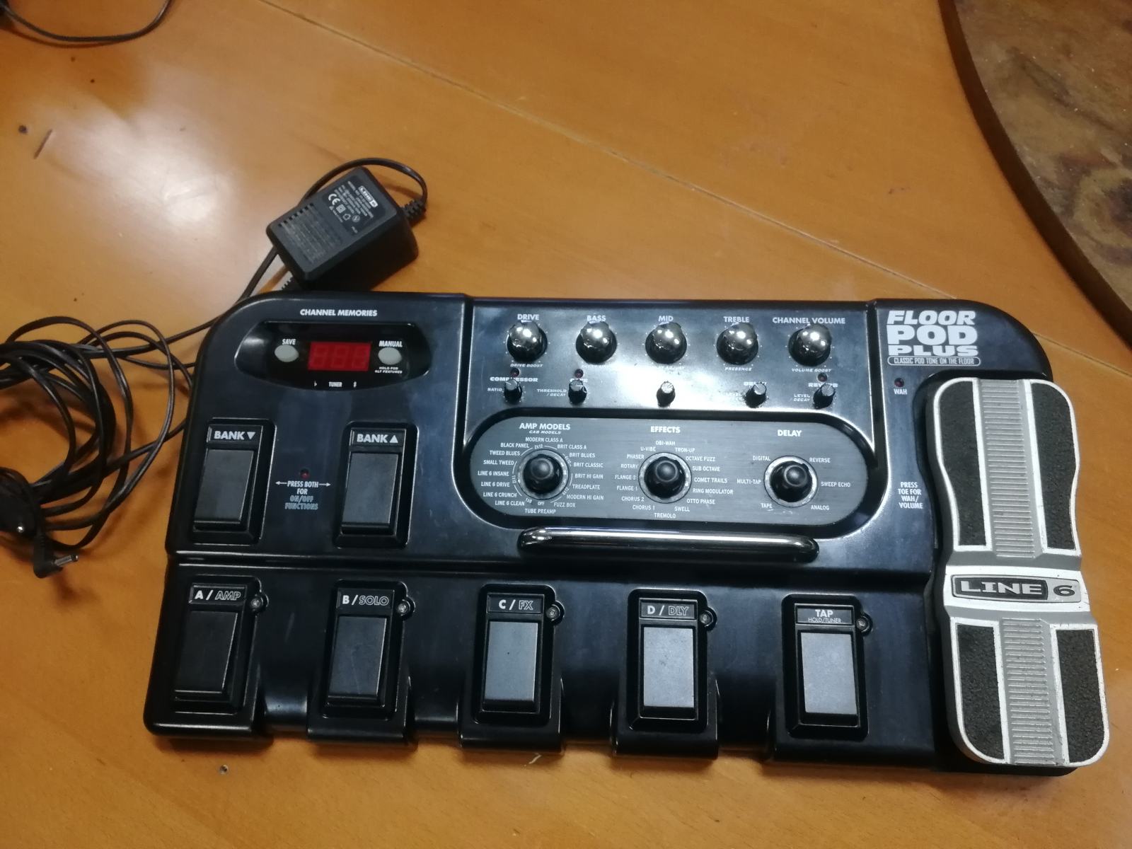 Multiefekt Line 6 Floor Pod Plus