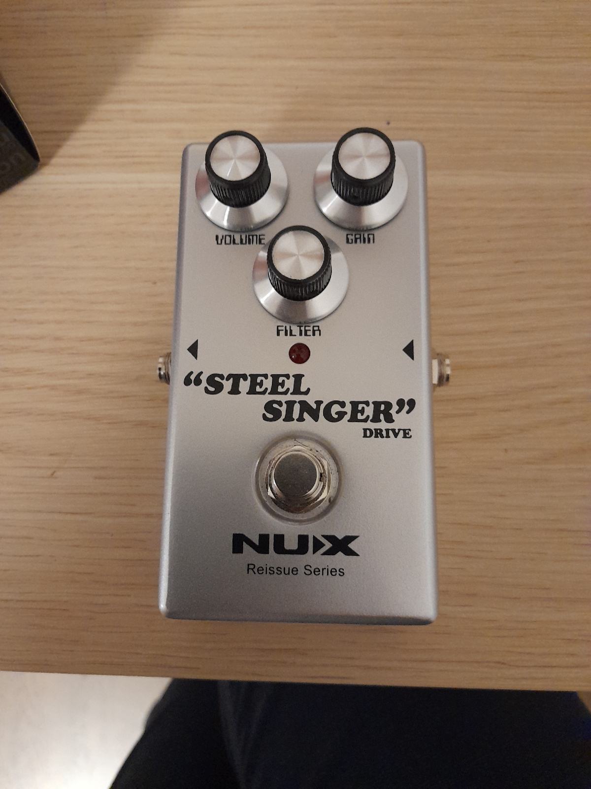 Steel singer drive NUX kitarski efekt pedal