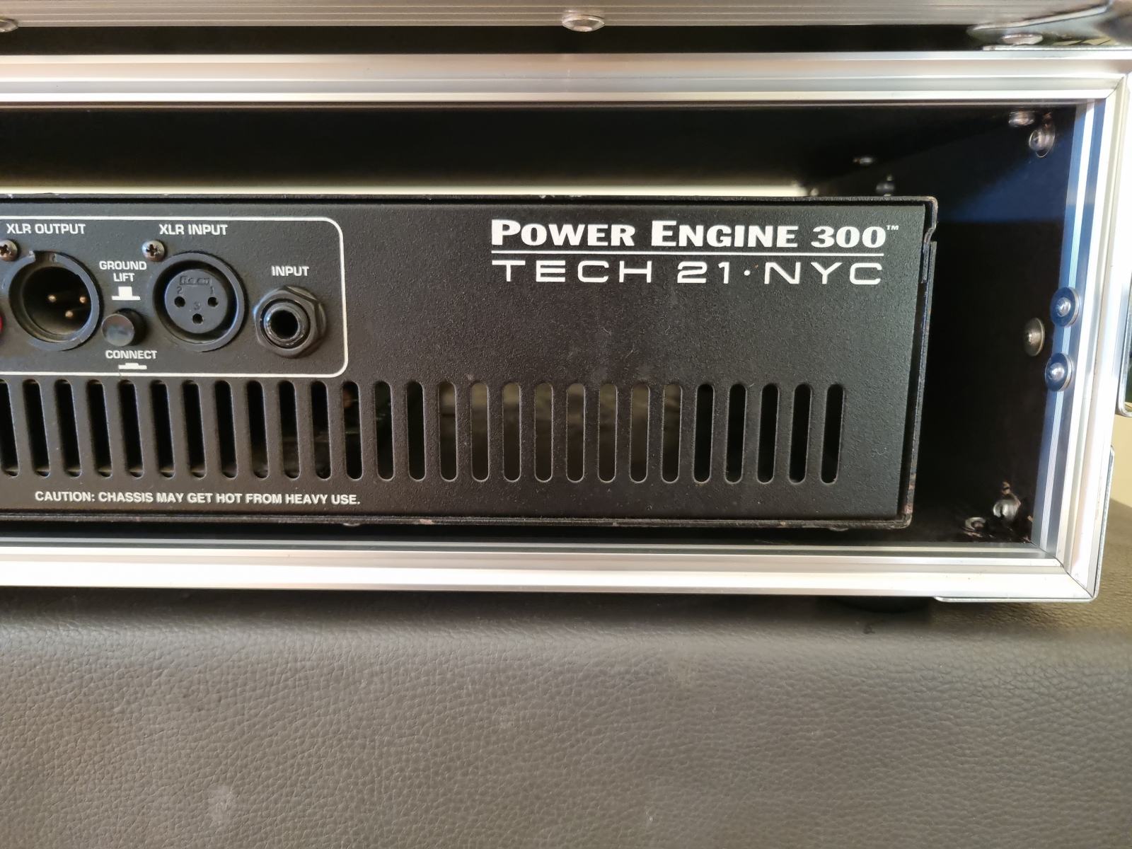 Tech 21 Power Engine PW300 - 300 W končna stopnja