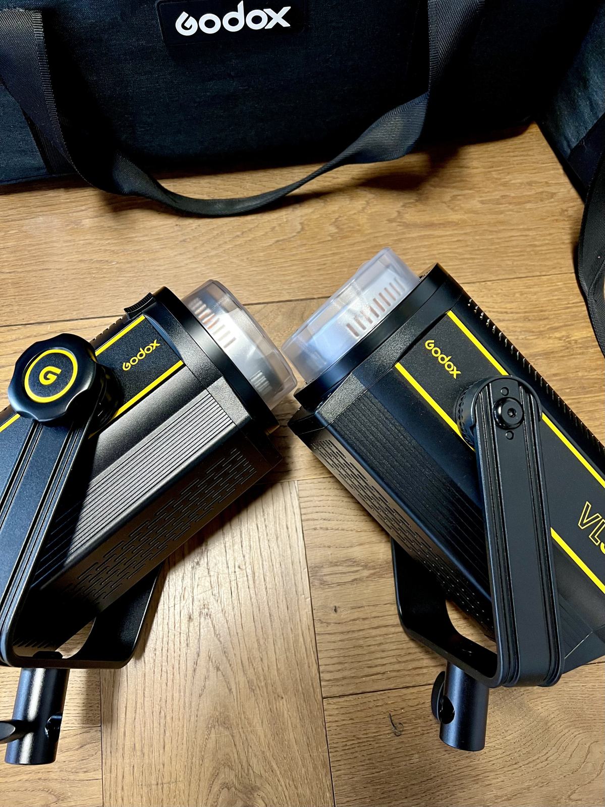 2x Godox VL300