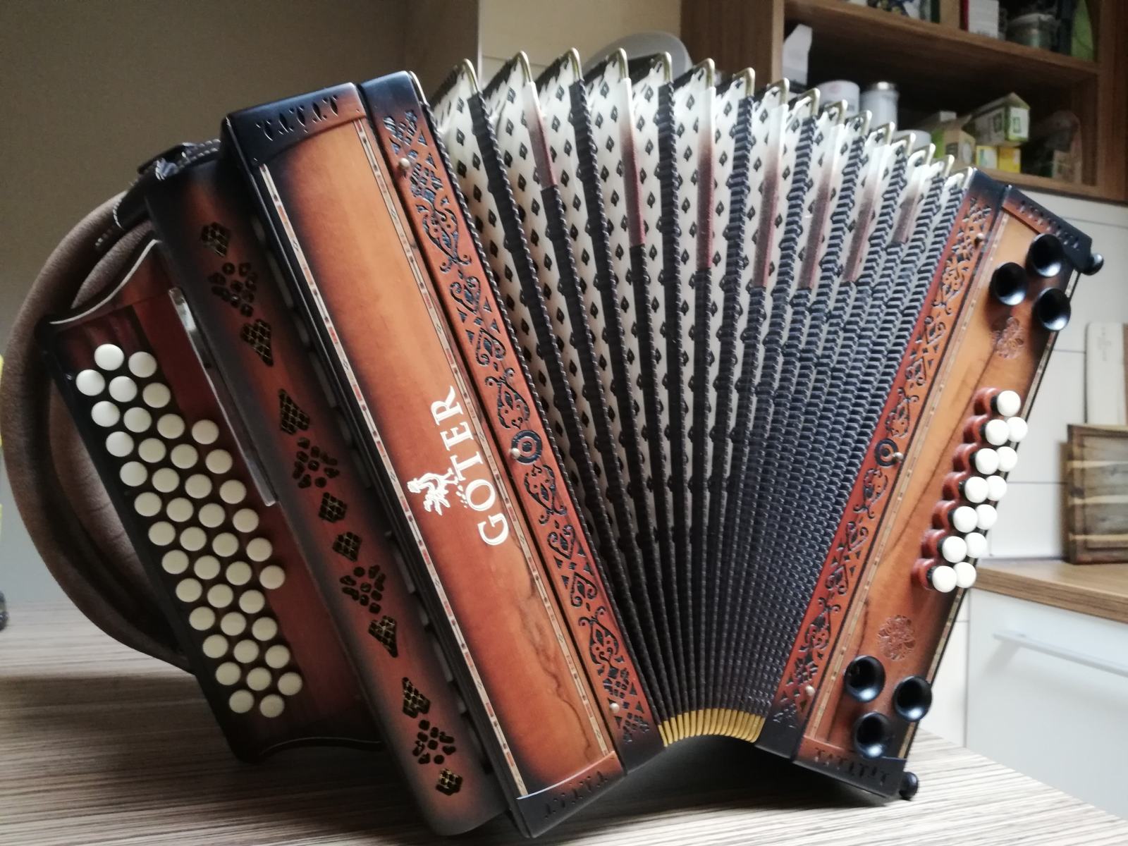 Goter harmonika CFB + totter midi TM-4S + 2 dodatna basa