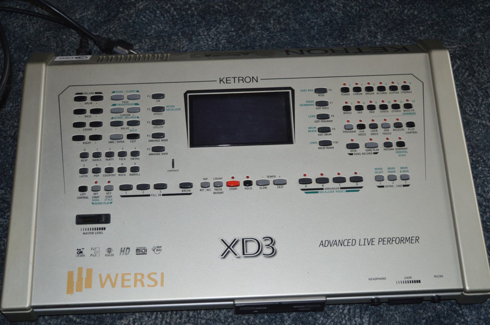 Ketron XD3 (zvočni modul, aranžer)