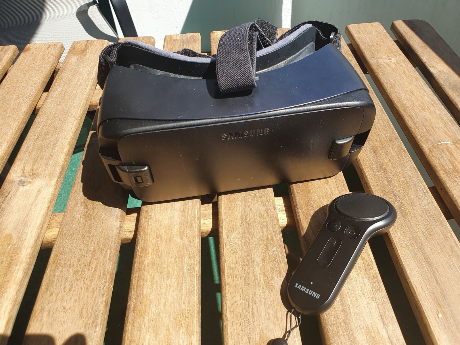Samsung Gear VR SM-R323 R323 + controller
