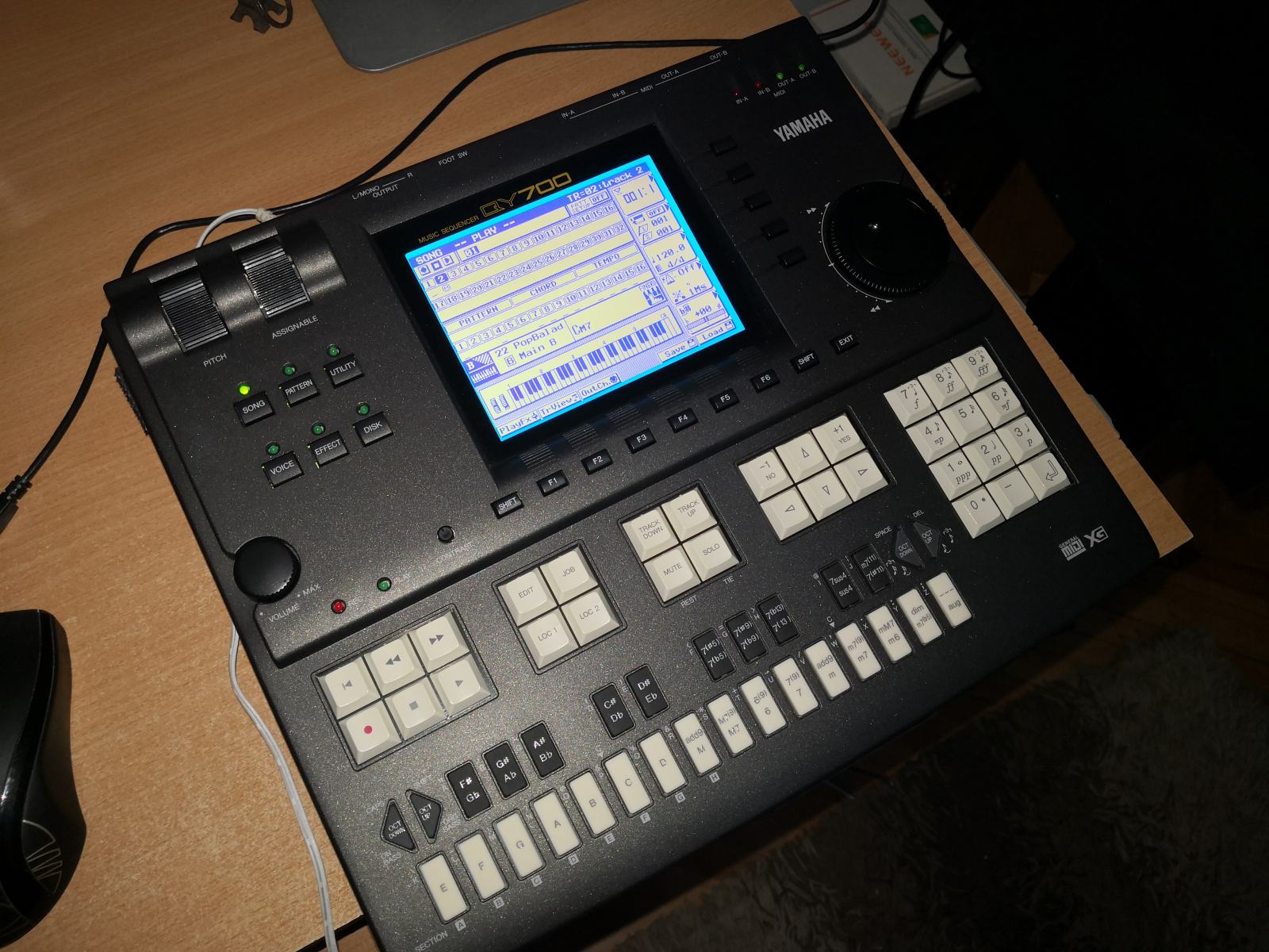 Yamaha QY700 Sequencer