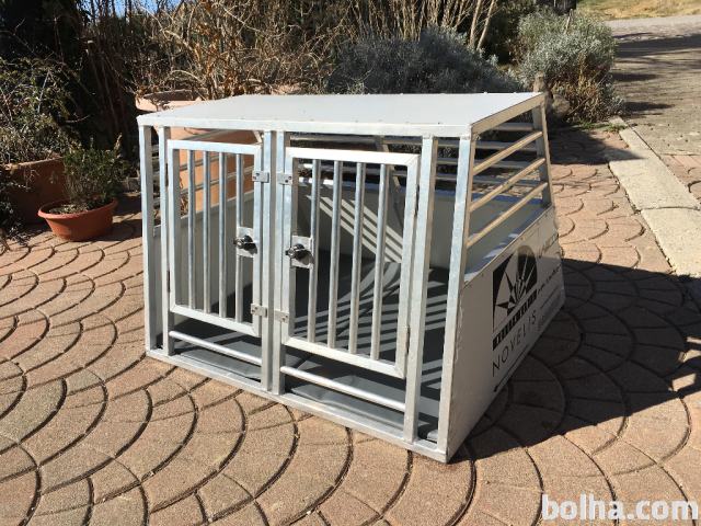 Kovinski boks za psa