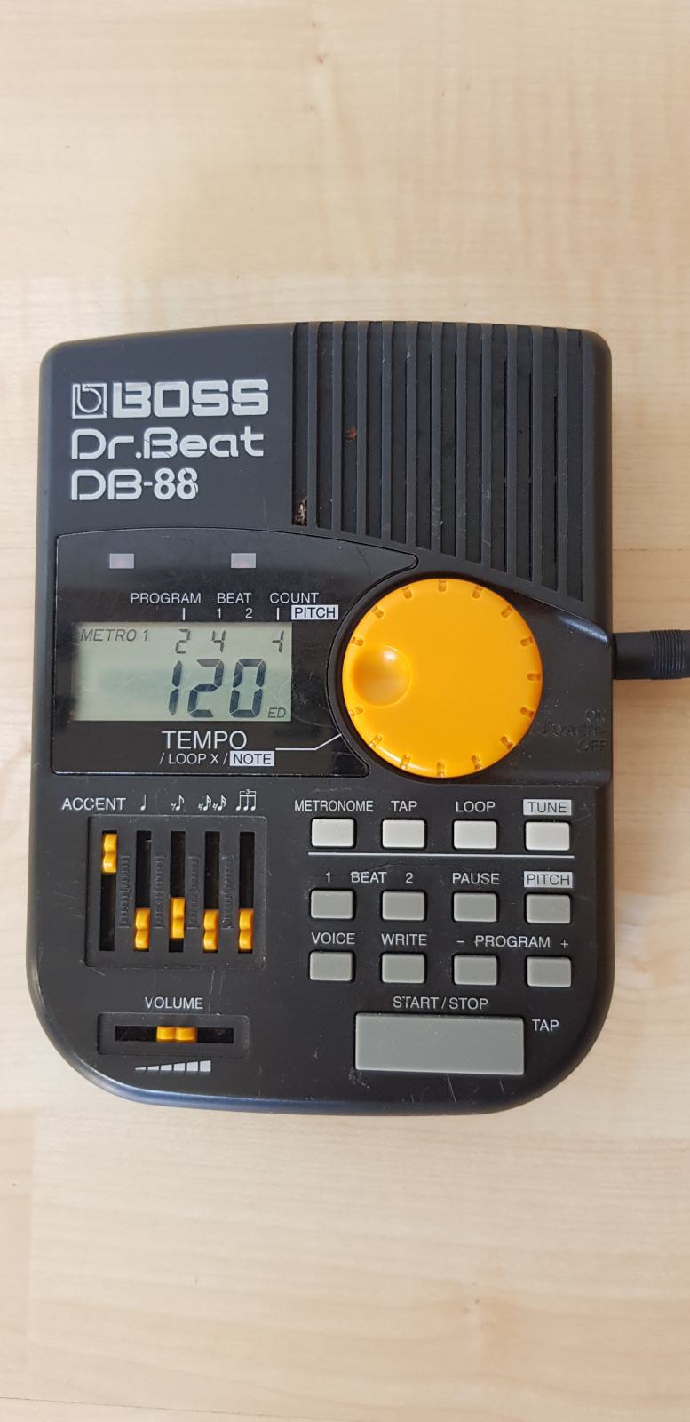 Boss Dr. Beat DB-88 metronom