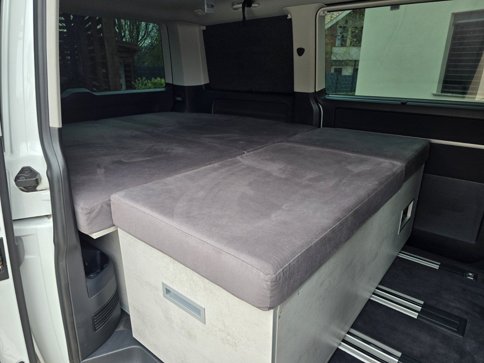 Camping box za VW Multivan, Caravelle in Transporter T5 in T6