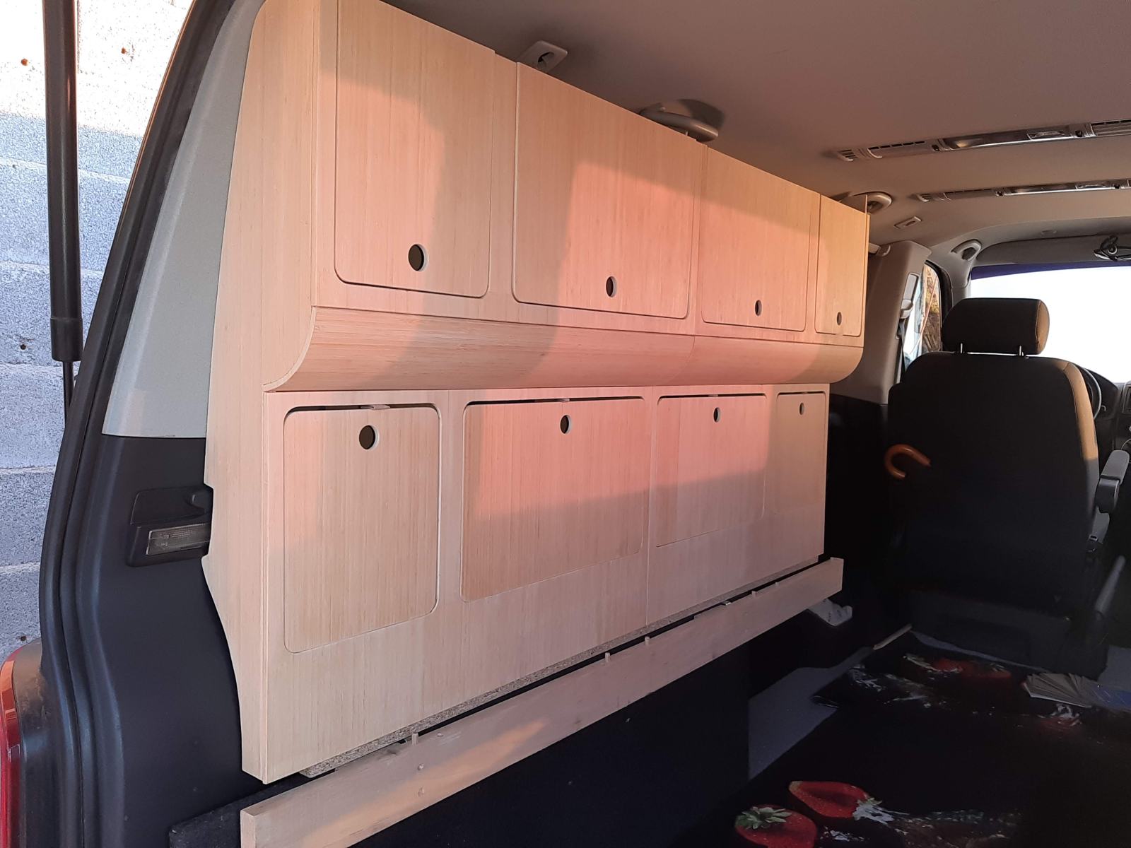 avtodom oprema multivan t5 box