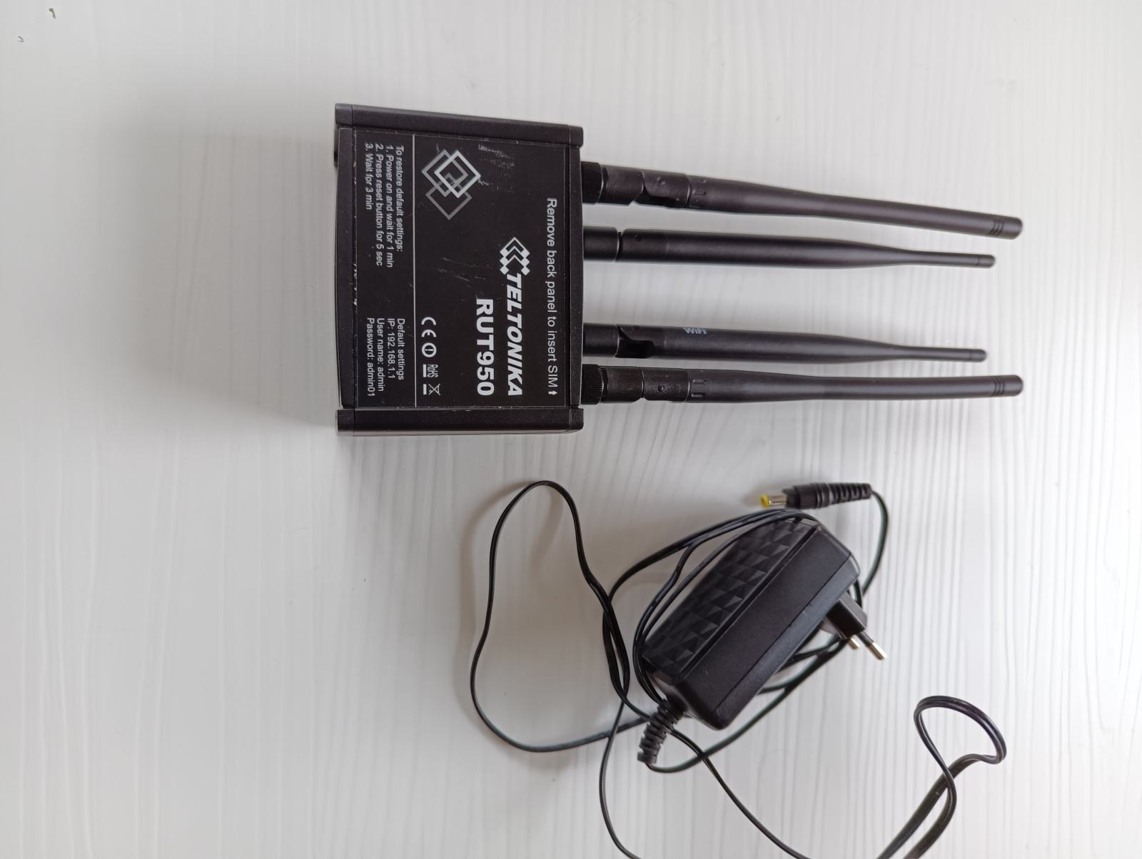 Teltonika RUT950 2G/3G/4G LTE router/modem/WiFi, internet na potovanju