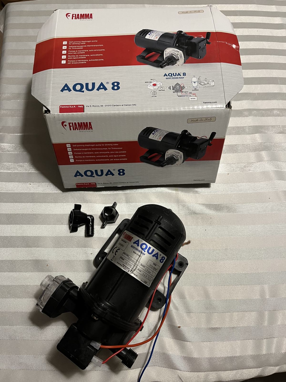 Vodna pumpa 12V Fiamma Aqua 8 - 10L/min - malo rabljena