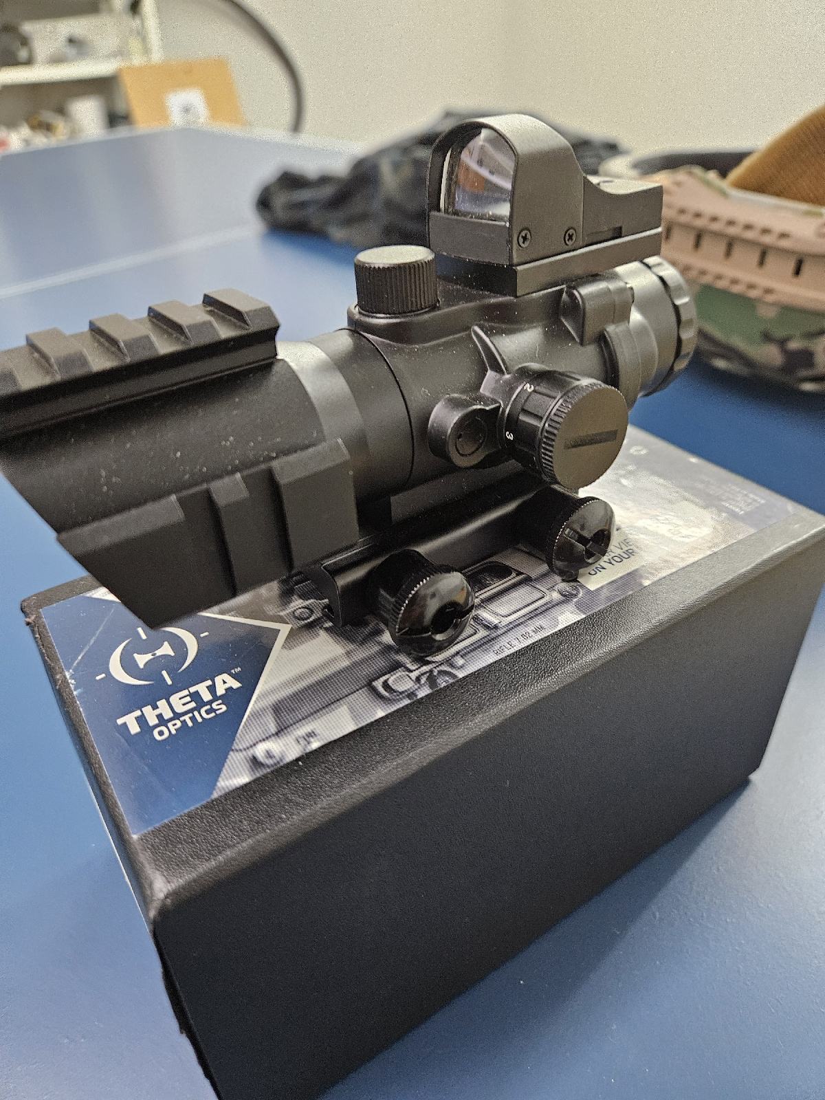 Theta Rhino 4x32 red dot & scope airsoft