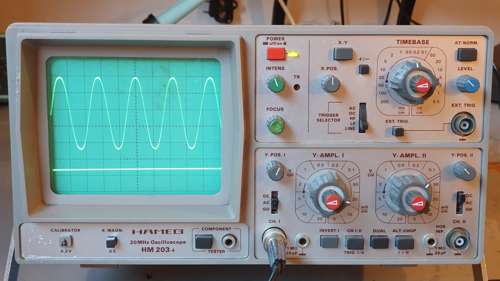 Osciloskop HAMEG HM 203-4, z digitalnim predpomnilnikom DVS-100