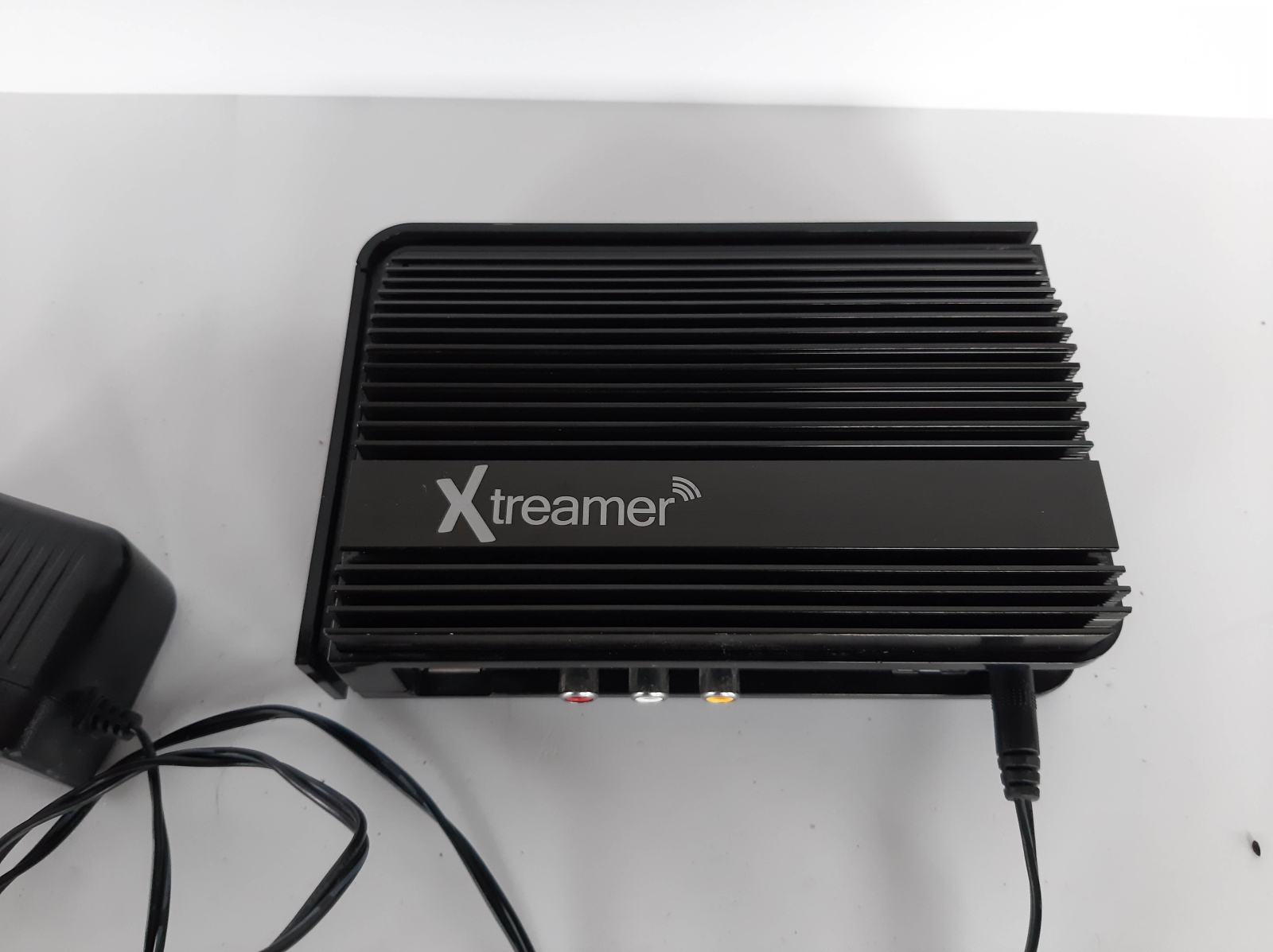 MULTIMEDIJSKI PREDVAJALNIK EXTREAMER