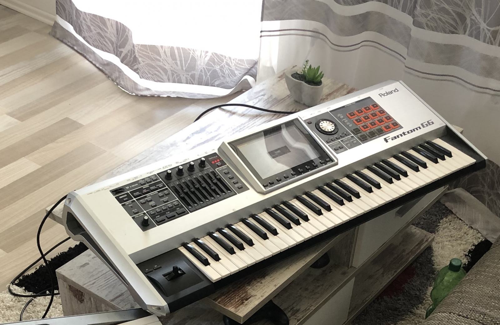 Roland Fantom g6