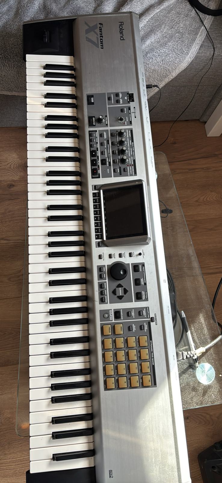Roland fantom x7