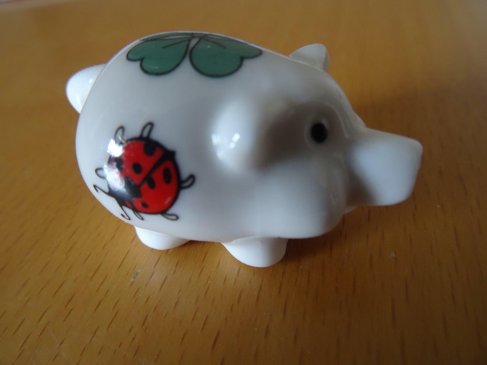 pujsek keramični, velikost 3 cm