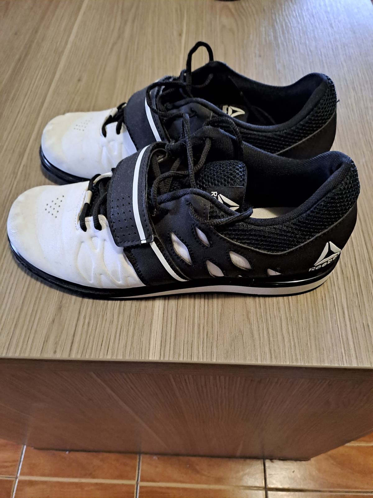 Powerlifting/squat shoes Reebok
