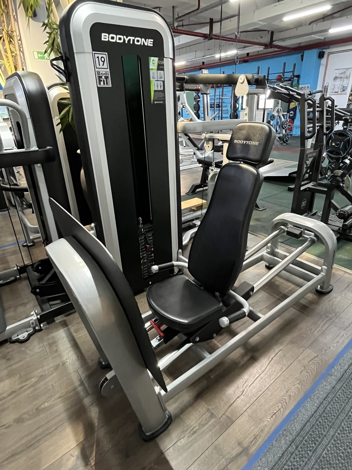 Visokokakovostna naprava - BODY TONE E59 HORIZONTAL LEG PRESS
