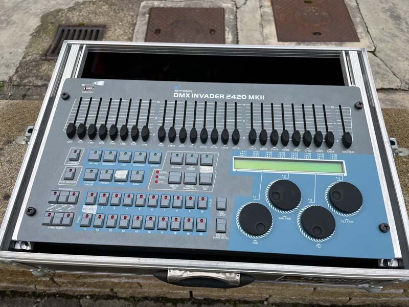 Mešalna miza za luči DMX invader 2420 MKII
