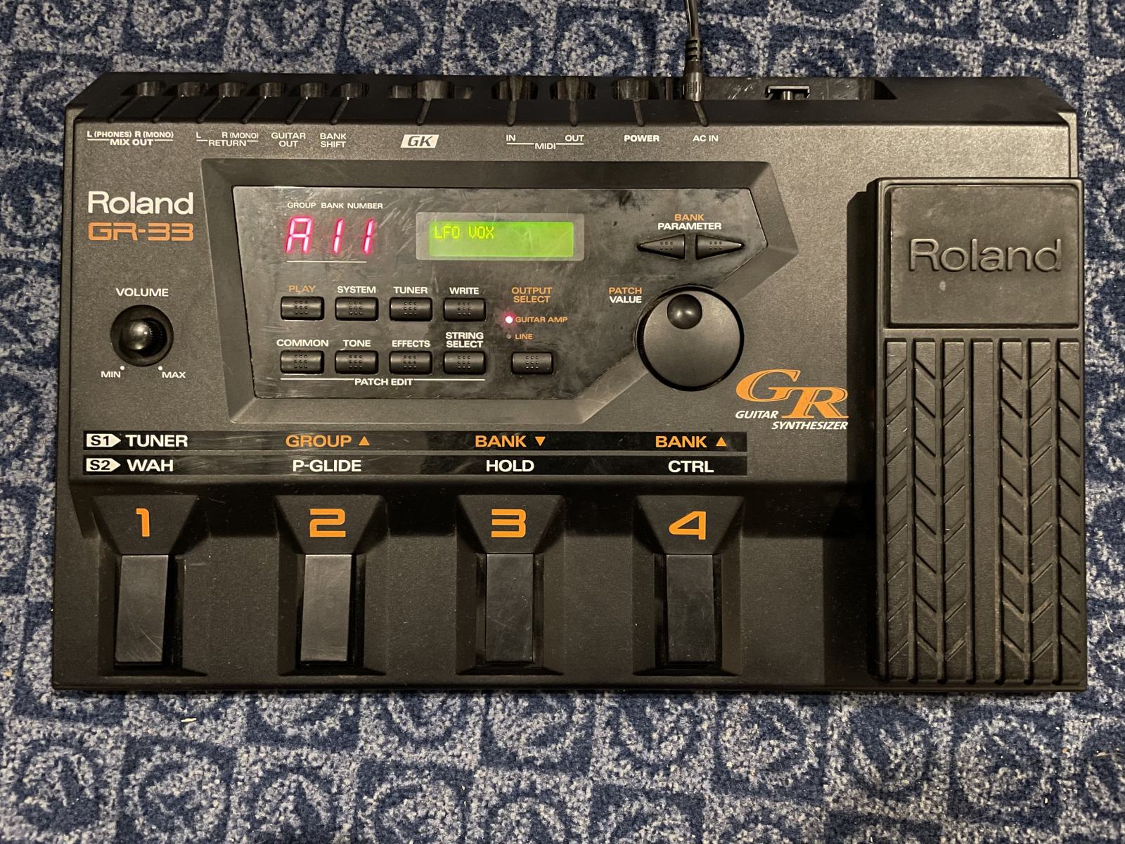 Roland GR 33 Guitar Synth